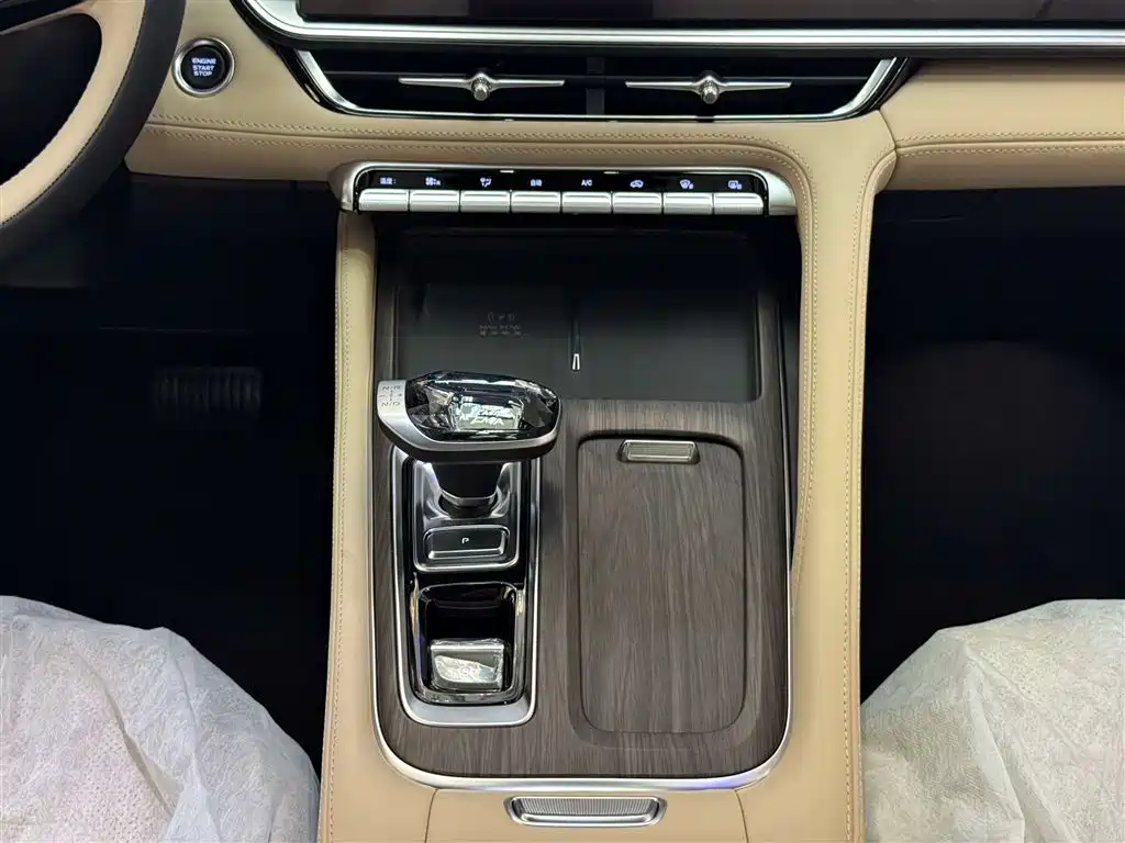 Geely Monjaro 2026 из Китая: $19,432, новый
